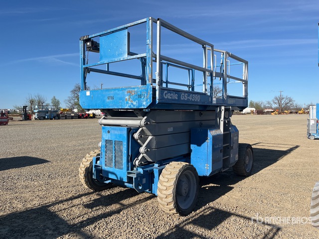 2008 Genie GS-4390 4x4 Dual Fuel Scissor Lift | Ritchie Bros. Auctioneers