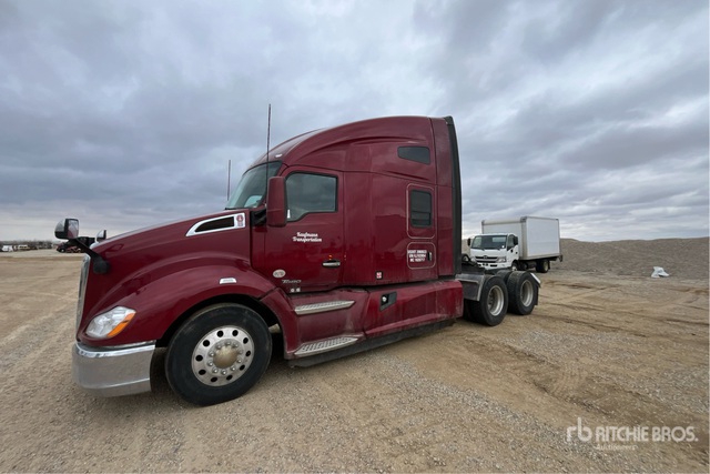 2019 Kenworth T680 6x4 Cabeza Tractora Cabina Dormitorio | Ritchie Bros. Auctioneers