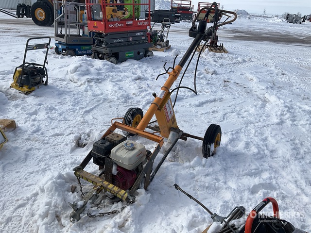 Compac Gasoline Tarière à moteur | Ritchie Bros. Auctioneers