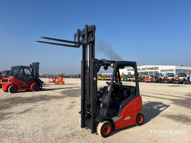 2010 Linde H16 1600 kg Forklift | Ritchie Bros. Auctioneers
