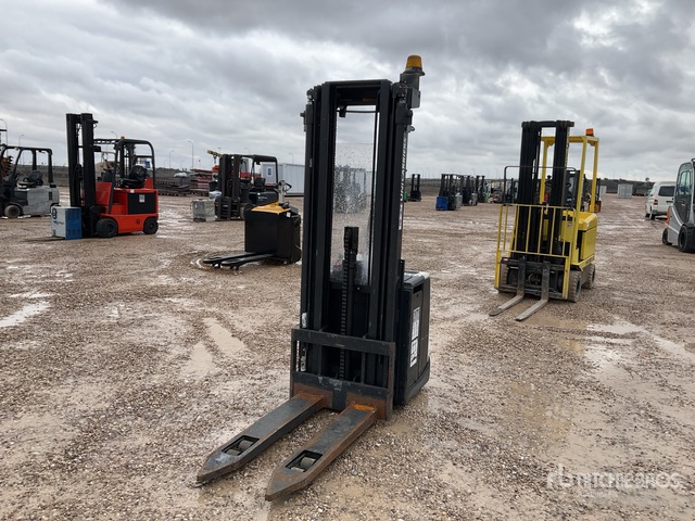 Nissan PSP160 Electric Stacker | Ritchie Bros. Auctioneers