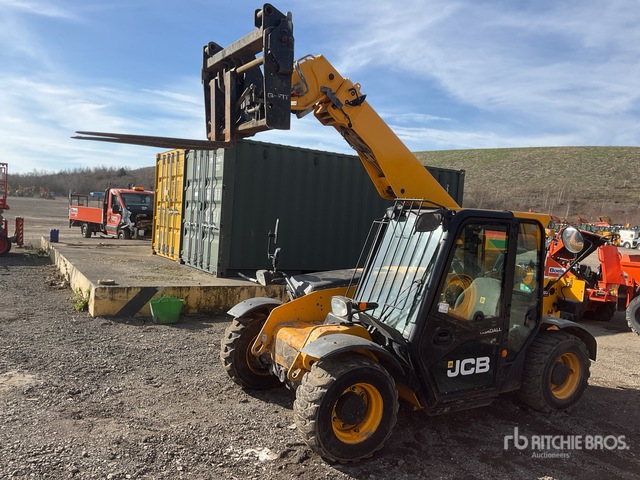 2017 JCB 525-60 Telehandler (Inoperable) | Ritchie Bros. Auctioneers