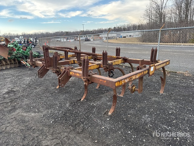 10 ft 5 in 3-Point Chisel Plow | Ritchie Bros. Auctioneers