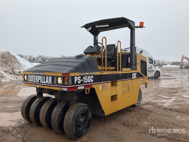 2006 Cat PS-150C 9 Wheel Pneumatic Roller | Ritchie Bros. Auctioneers