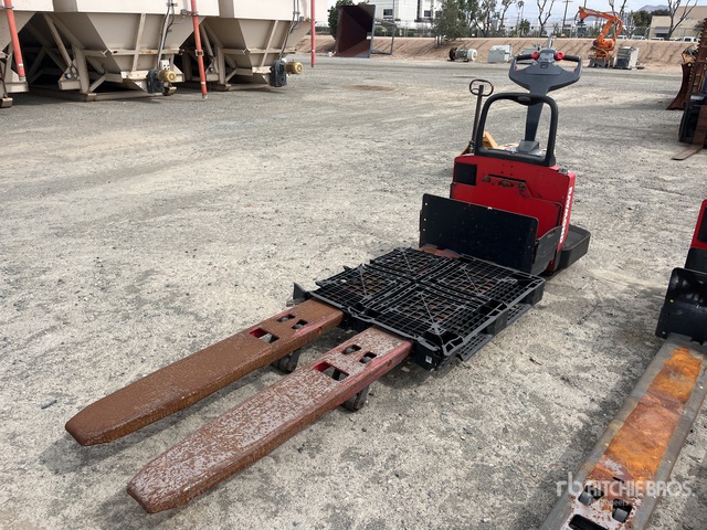 Raymond 8400 6000 lb Electric Pallet Jack | Ritchie Bros. Auctioneers