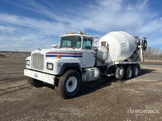 1998 Mack RD690S 10x4 Mixer Truck | Ritchie Bros. Auctioneers