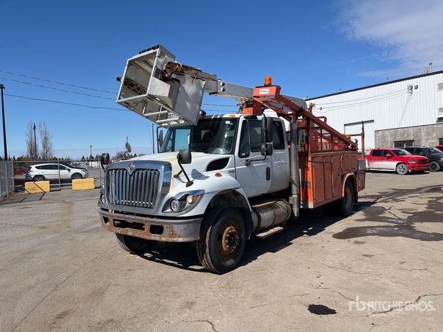 Posi-Plus 800 40-025 35 ft on 2011 International 7400 SBA 4x2 Extended ...