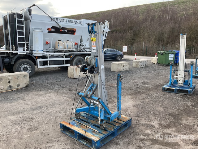 Genie SLA-10 Material Hoist | Ritchie Bros. Auctioneers