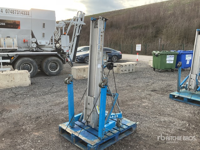 2012 Genie SLA-10 Material Hoist | Ritchie Bros. Auctioneers