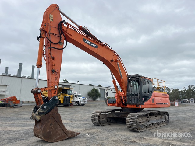 2012 Doosan DX340LC Tracked Excavator | Ritchie Bros. Auctioneers