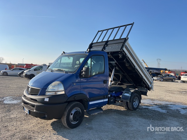 2008 Renault Mascott Dump Truck | Ritchie Bros. Auctioneers