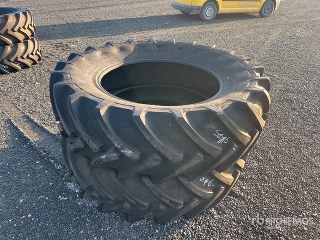 Quantity of (2) Continental Contract AC70G 520/70R38 Tires | Ritchie ...