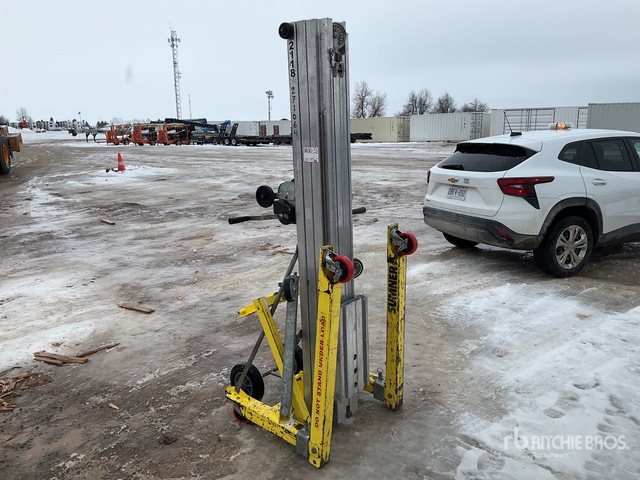 2017 Sumner Manufacturing 2118 Material Hoist | Ritchie Bros. Auctioneers