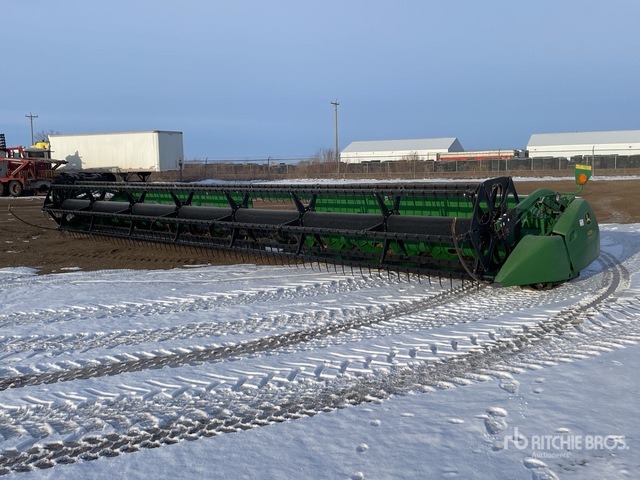 2005 John Deere 635F 35 ft Flex Combine Header | Ritchie Bros. Auctioneers