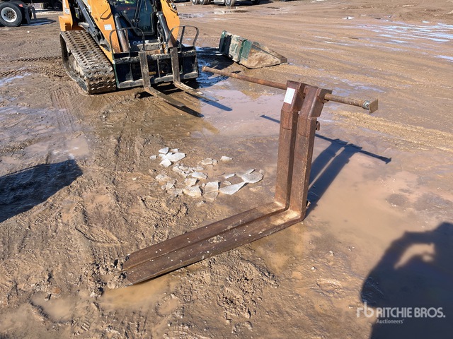 54 in Backhoe Forks | Ritchie Bros. Auctioneers