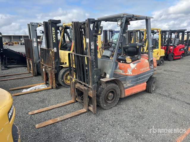 1998 Toyota 42-6FGU20 4050 lb Pneumatic Tire Forklift | Ritchie Bros ...