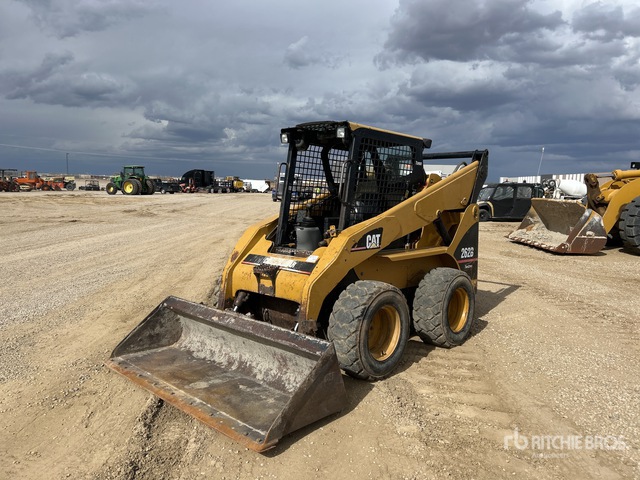 2004 Cat 262B Two-Speed Skid Steer Loader | Ritchie Bros. Auctioneers