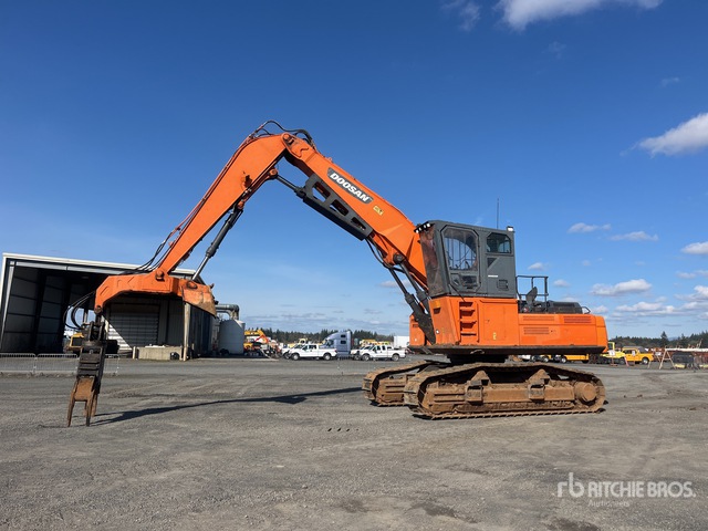 2016 Doosan DX380LL-5 Heel Boom Log Loader | Ritchie Bros. Auctioneers