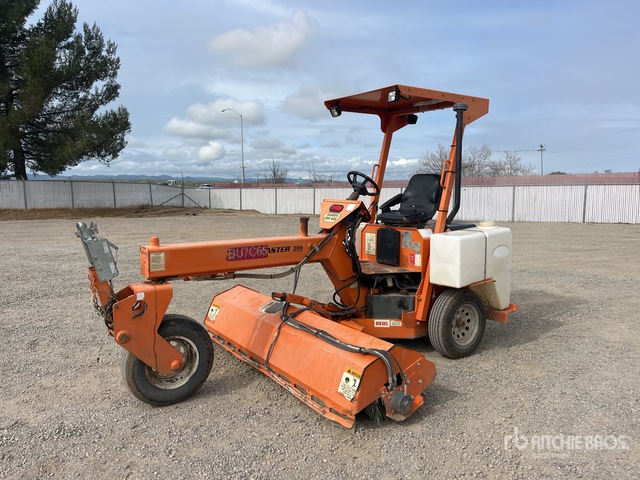 2013 Lay-Mor SM300 Self-Propelled Broom | Ritchie Bros. Auctioneers