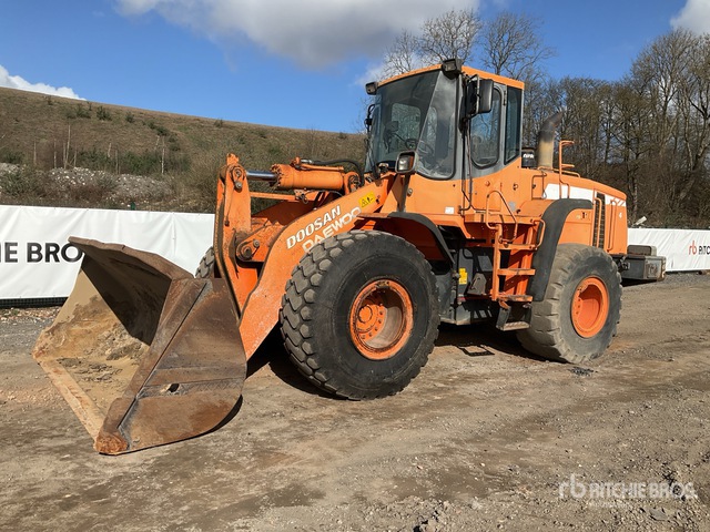 2006 Doosan DL300 Wheel Loader | Ritchie Bros. Auctioneers