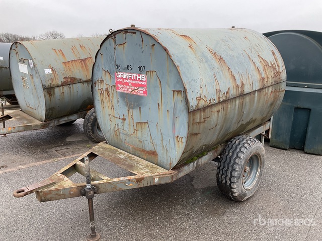 2003 Trailer Engineering 2140 L Trailer Mounted Poly Fuel Tank ...