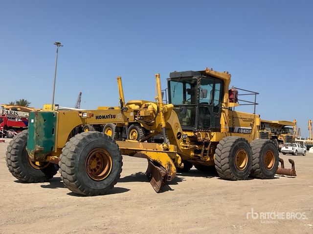 2009 Komatsu GD825A-2 Motor Grader | Ritchie Bros. Auctioneers