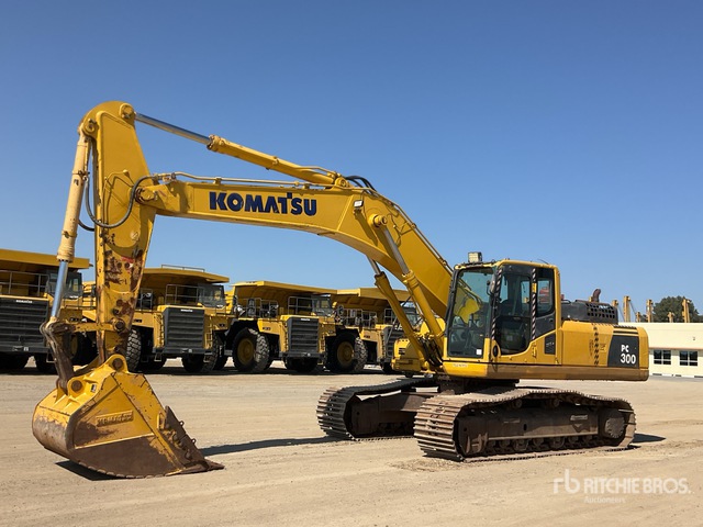 2013 Komatsu PC300-8M0 Tracked Excavator | Ritchie Bros. Auctioneers