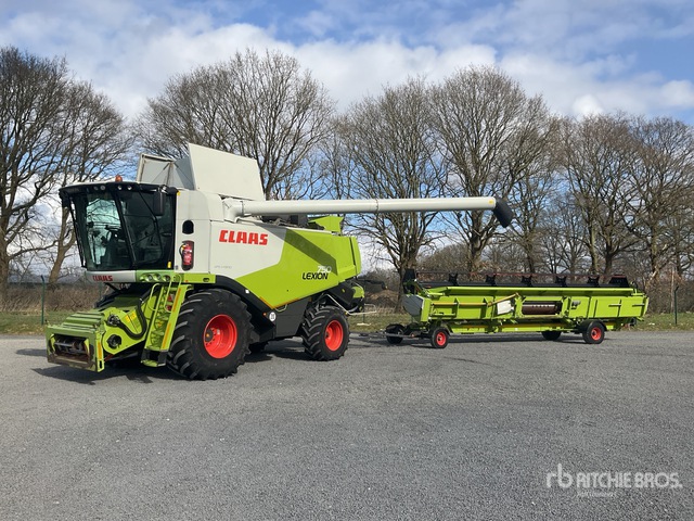 2012 Claas Lexion 750 + V900 2014 Header (71620820), Trailer (52102391 ...
