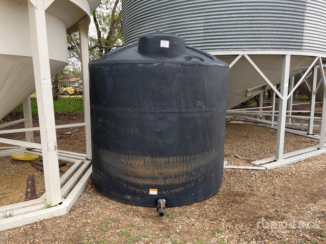 1700 gal Poly Water Tank | Ritchie Bros. Auctioneers