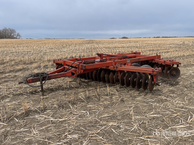 Miller 14 ft Offset Disc | Ritchie Bros. Auctioneers