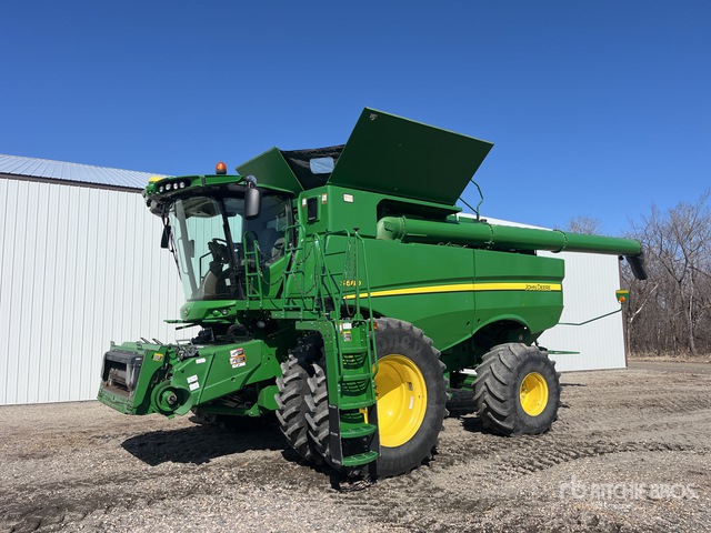 2015 John Deere S680 Combine Harvester | Ritchie Bros. Auctioneers