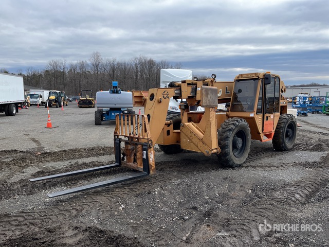2001 Lull 1044C-54 Telehandler | Ritchie Bros. Auctioneers