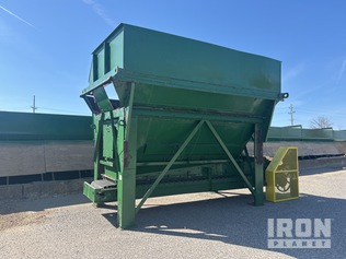 9 ft x 14 ft Aggregate Feeder in Kalamazoo, Michigan, United States ...