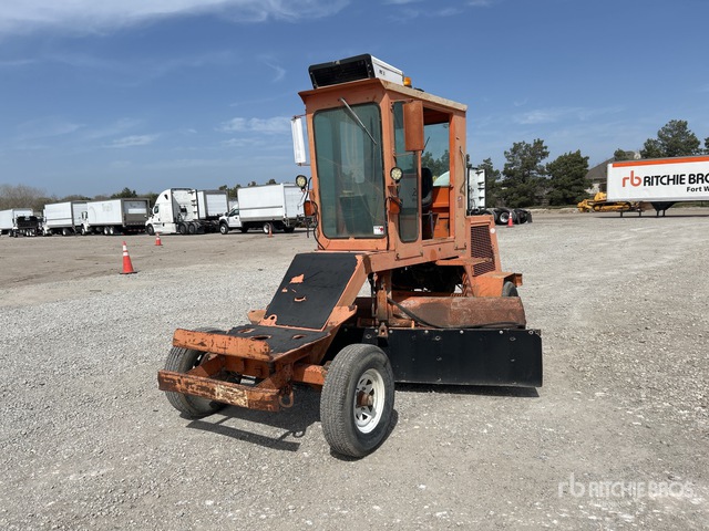 1999 Lay-Mor 8C Self-Propelled Broom | Ritchie Bros. Auctioneers