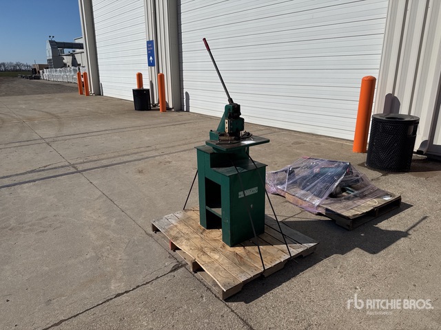 TennSMITH SN Hand Operated Notcher | Ritchie Bros. Auctioneers