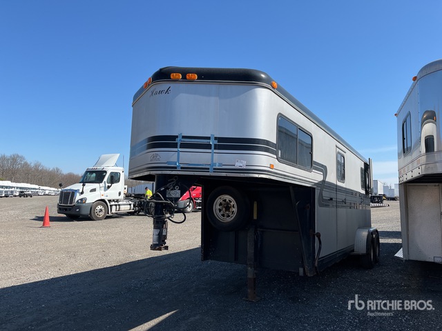 1998 Hawk 24 ft T/A Horse Trailer | Ritchie Bros. Auctioneers