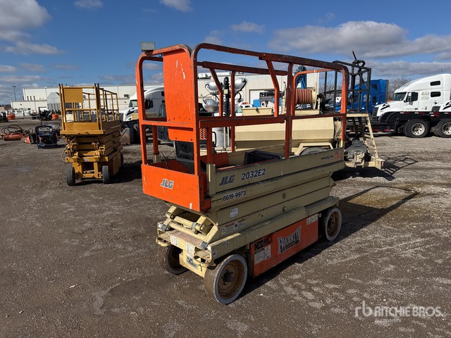 2000 JLG 2032E2 Electric Scissor Lift | Ritchie Bros. Auctioneers