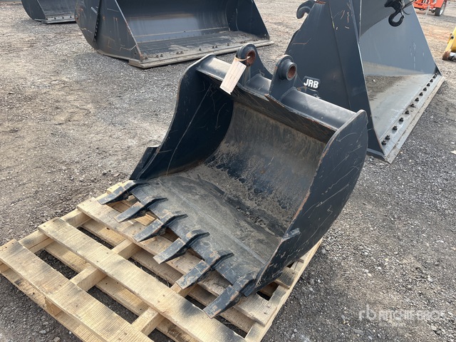 JCB 36 in Digging Backhoe Rear Bucket - Fits 4CX-17 Super | Ritchie ...