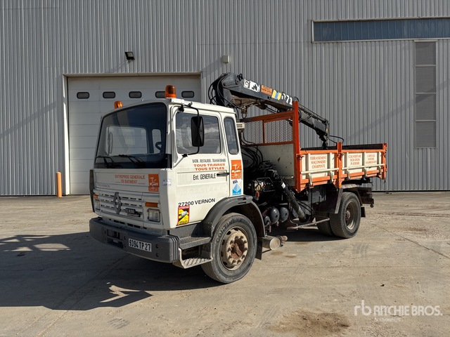 Hiab 071A 4000 kg on 1989 Renault Midliner 4x2 Camion Benne Avec Grue ...