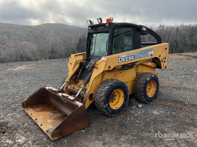 2004 John Deere 328 High Flow Skid Steer Loader | Ritchie Bros. Auctioneers