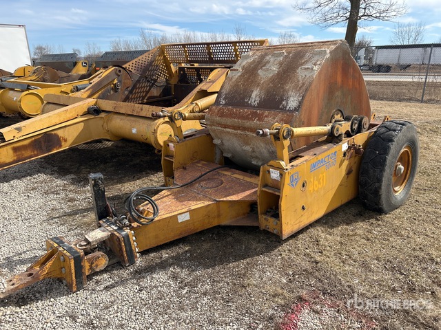 1995 IRT Impactor 2000 Pull Behind Compactor | Ritchie Bros. Auctioneers