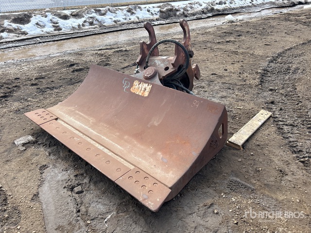 WBM 84 in Q/C Excavator Chuck Blade | Ritchie Bros. Auctioneers