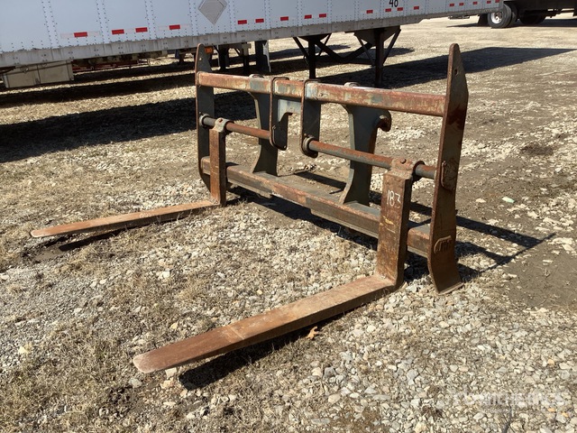 JRB L70E 60 in Wheel Loader Forks | Ritchie Bros. Auctioneers