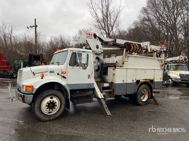 2001 Terex Telelect Commander 4045 on 2001 International 4900 4x2 ...