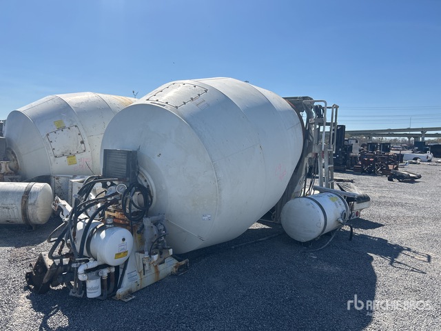 Beck Hydraulic 10.5 cyd Cement Mixer Drum | Ritchie Bros. Auctioneers