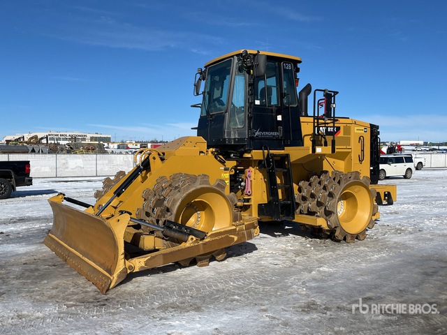 2019 Cat 815K Soil Compactor | Ritchie Bros. Auctioneers