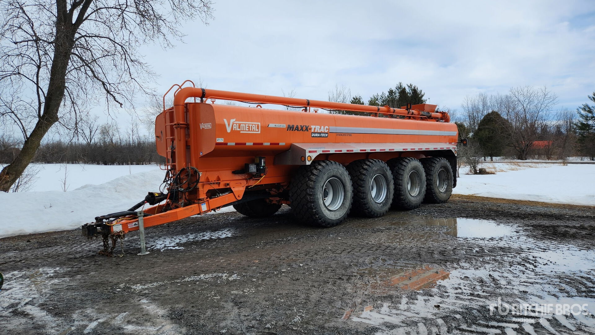 2022 Valmetal Maxx-Trac Dura-Tech 10200 gal Quad/Axle Stainless Manure ...