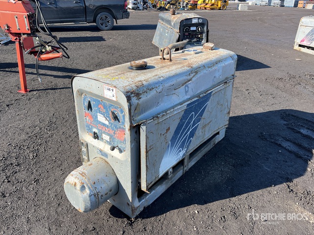 Red-D-Arc D300K 3+3 300 A Stick Engine Driven Welder | Ritchie Bros ...