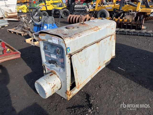 Red-D-Arc D300K 3+3 300 A Stick Engine Driven Welder | Ritchie Bros ...