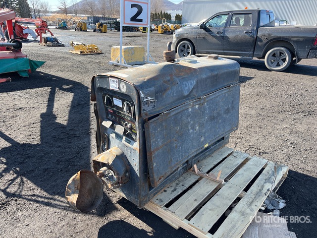 Lincoln Electric Classic 300D 250 A Skid-Mounted Stick Engine Driven ...